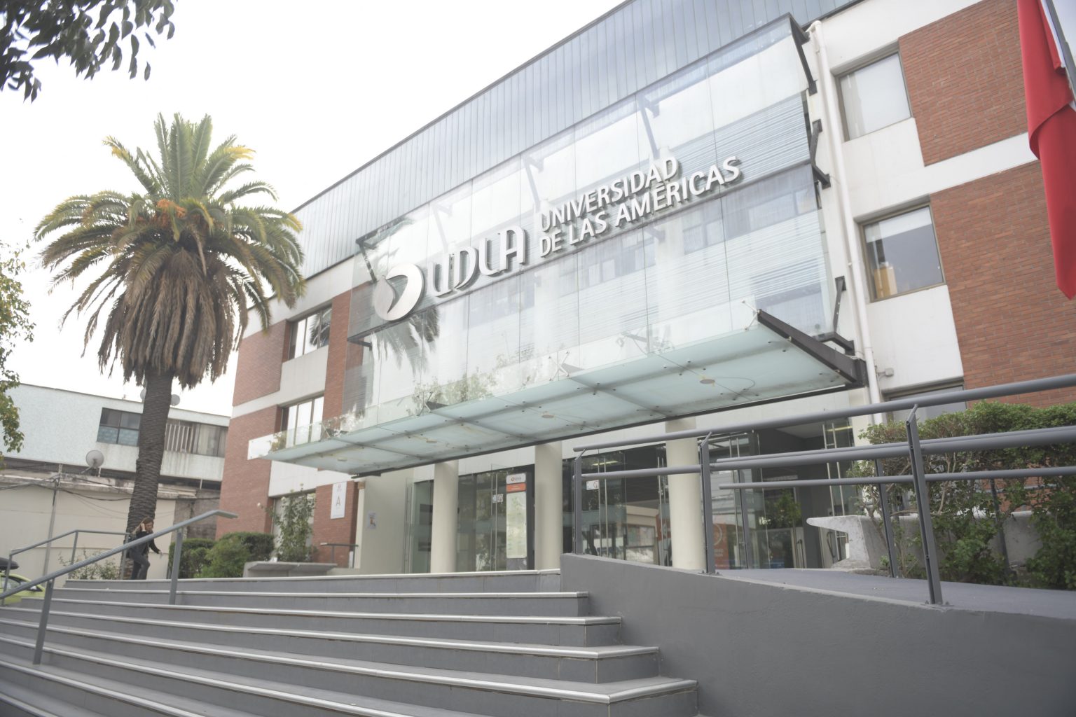 Comienza a regir la acreditación por los próximos 5 años para UDLA ...