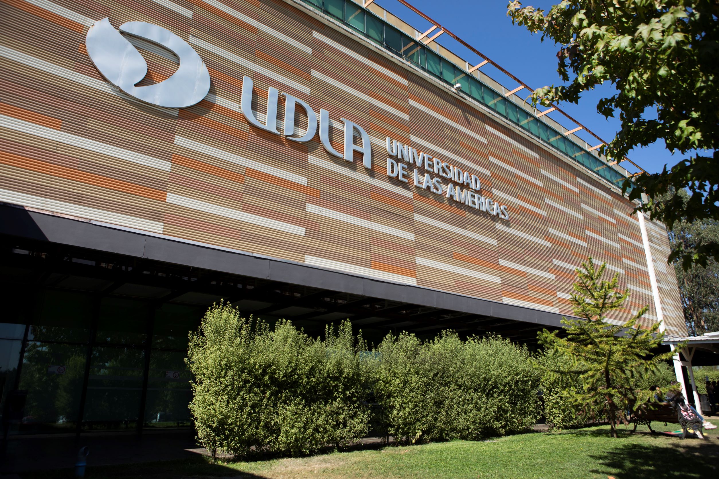 Proceso de acreditación institucional: UDLA recibirá visita de pares ...