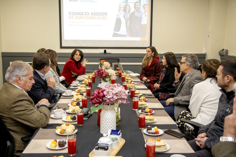 Miembros del Consejo Asesor de Empleabilidad dialogan sobre el sello de ...